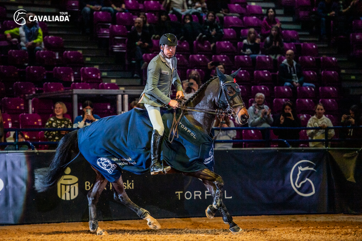 Andrius Petrovas wygrywa